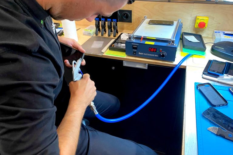 Devenez Réparateur de Smartphone ... - Cash & Repair